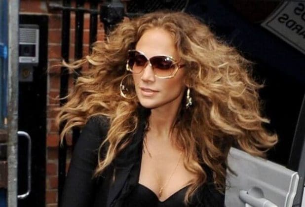 50+ Hollywood Celebrities & Pop Stars with Hair Extensions (2026)